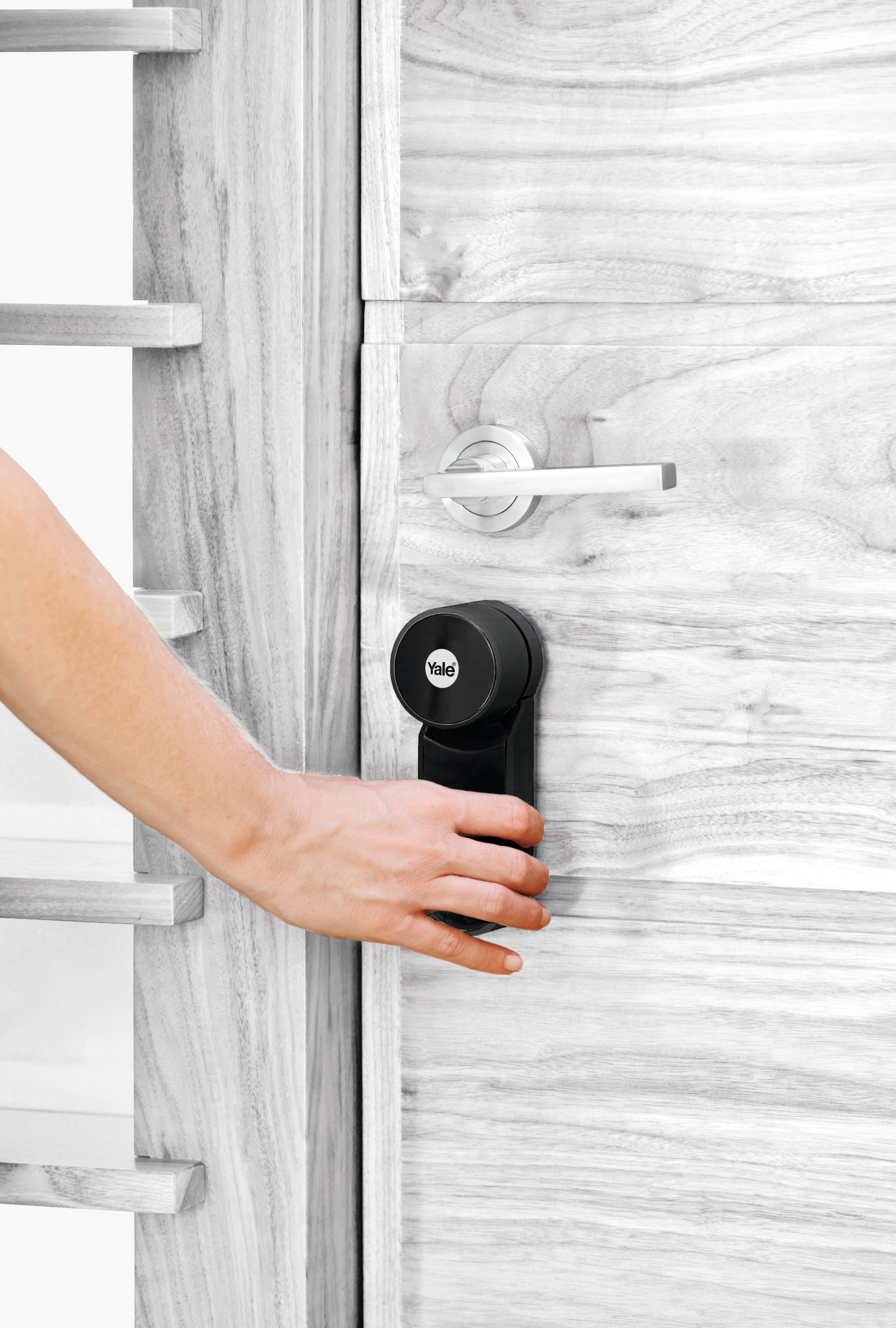 ENTR® Smart lock solution | Yale
