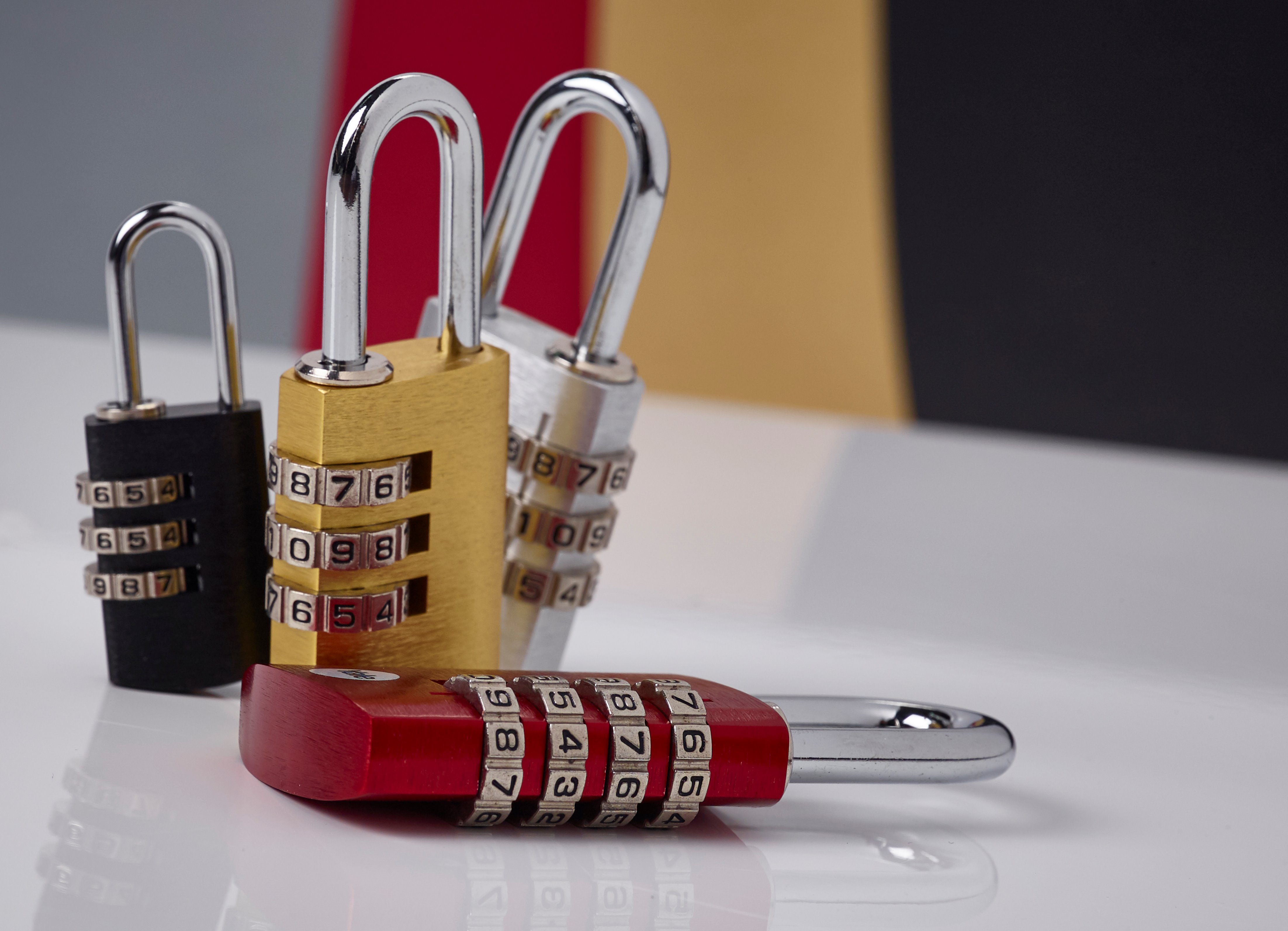 Candados de Seguridad Estándar | Yale